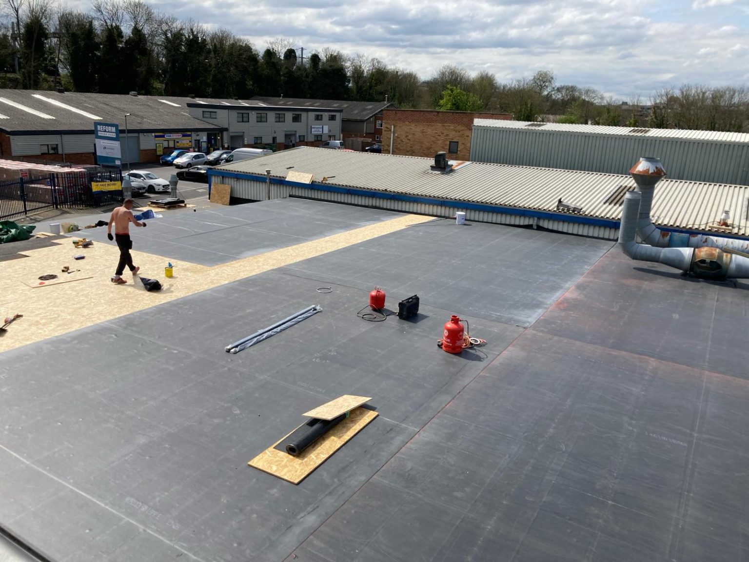 EPDM Rubber Roofs: Long-Lasting Installation by Home Counties Roofers